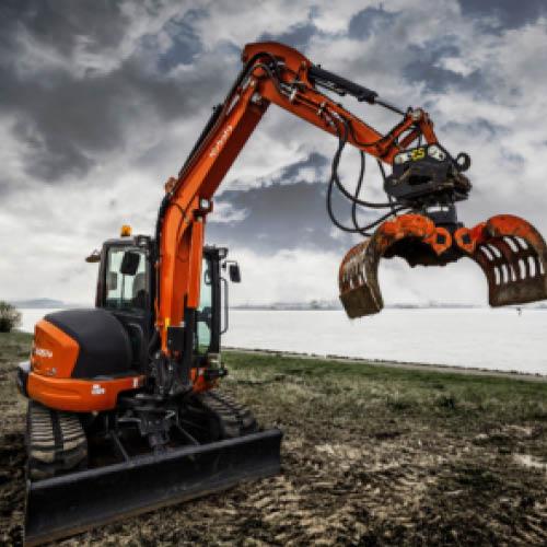 5 Ton Mini Digger - Available for Hire Now with Bucket / Rockbreaker